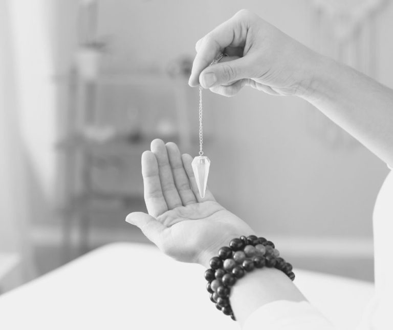 How to communicate with spirits using your pendulum – Friendly Specter